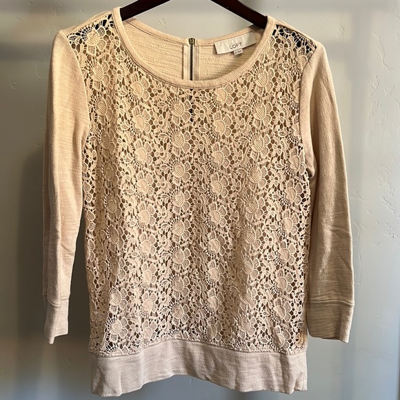 LOFT | Tops | Pretty Loft Top | Poshmark